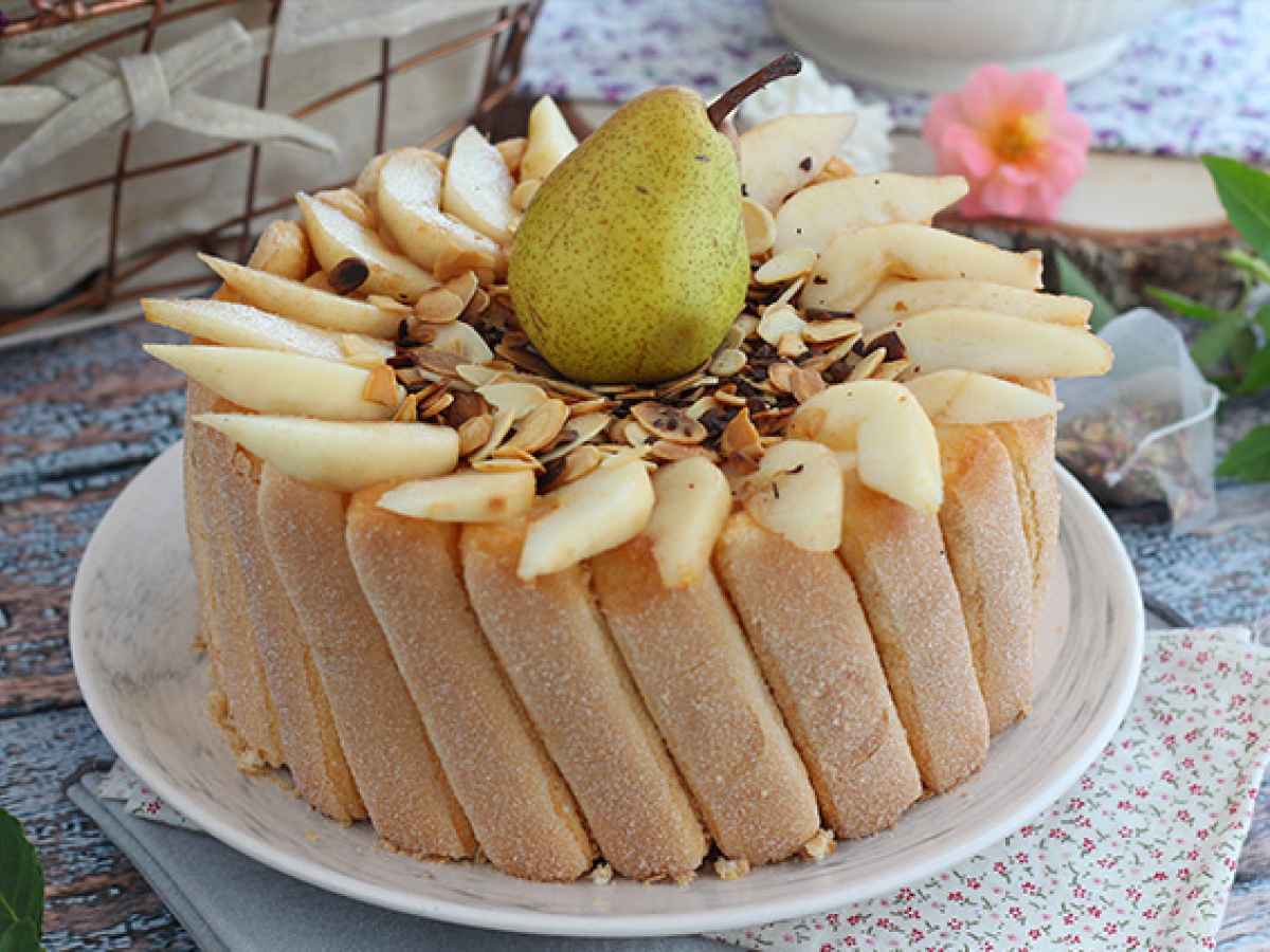 Charlotte aux poires - 20 recettes sur Ptitchef