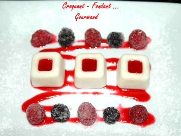 Blanc-manger au lait d'amande et coulis de fruit rouge - Recette Ptitchef