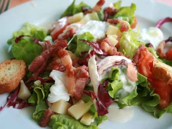 Recette savoyarde : diots aux cèpes et croziflette