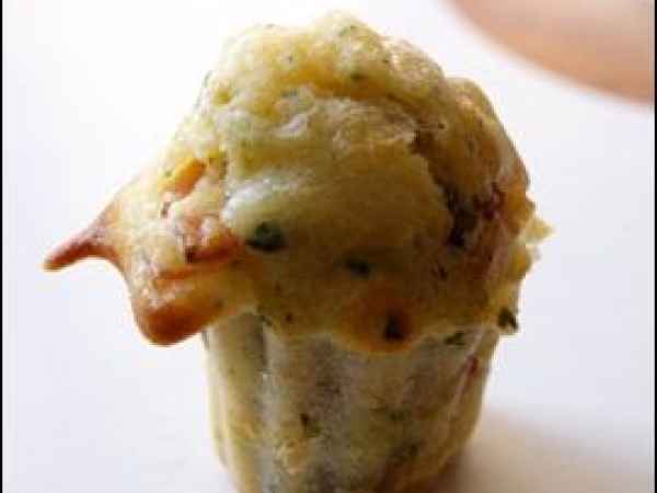 Recette de bouchons de cake au jambon et aux olives