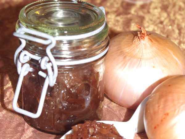 Recette de confiture d'oignons au vin rouge pour les fêtes
