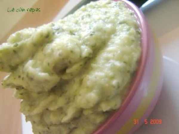 Recette de mousse de courgettes légère et savoureuse