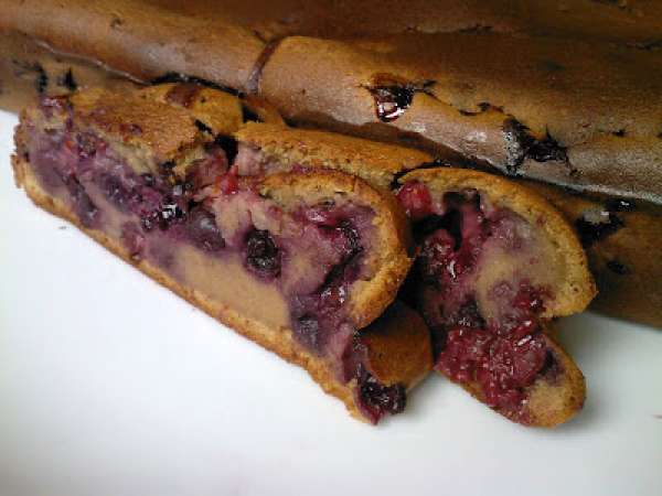 Moelleux aux fruits rouges et amandes - Recette Ptitchef