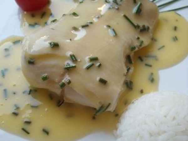 Filets de sebaste accompagnes de salade verte et pommes vapeur ...