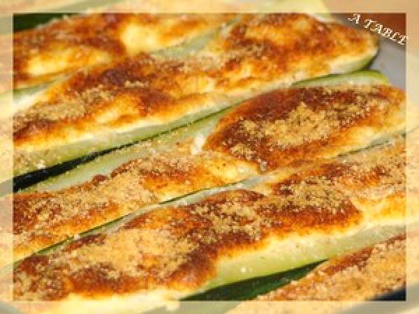 Recette de courgettes trompettes au fromage et pignons