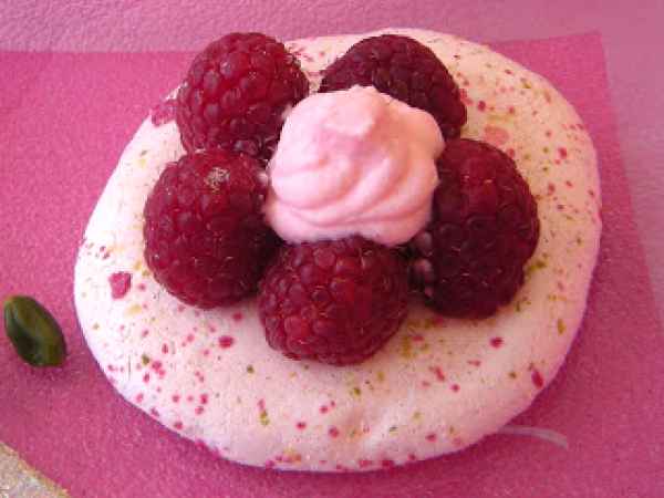 Recette de mousse rose aux fruits rouges sans blé ni lait