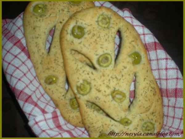 Recette de mini fougasses aux herbes et olives
