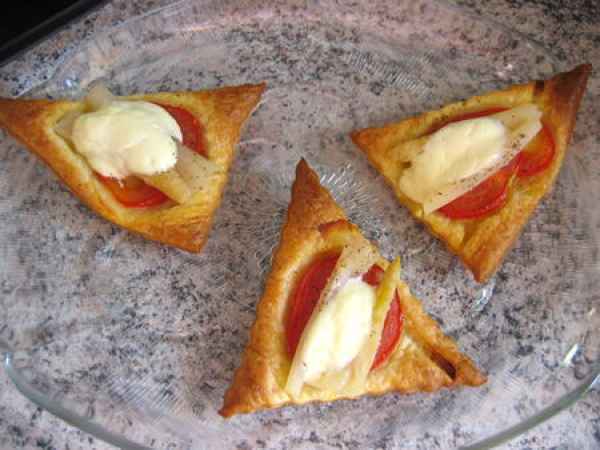 Triangles feuilletés aux fromages - Recette Ptitchef