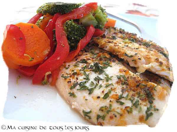 Filets de sebaste accompagnes de salade verte et pommes vapeur ...