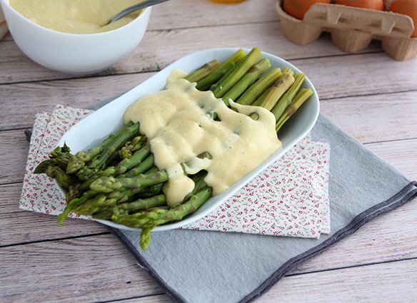 Recette d'asperges à la sauce mousseline