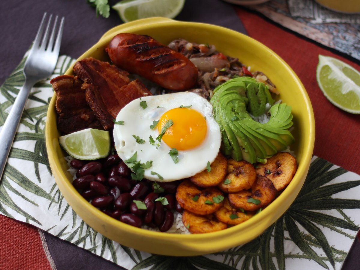 Recette de la bandeja paisa, plat colombien savoureux