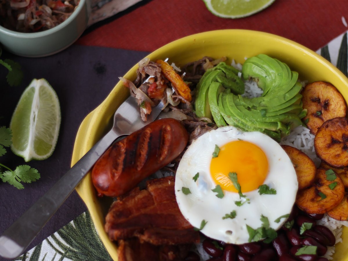 Recette de la bandeja paisa, plat colombien savoureux
