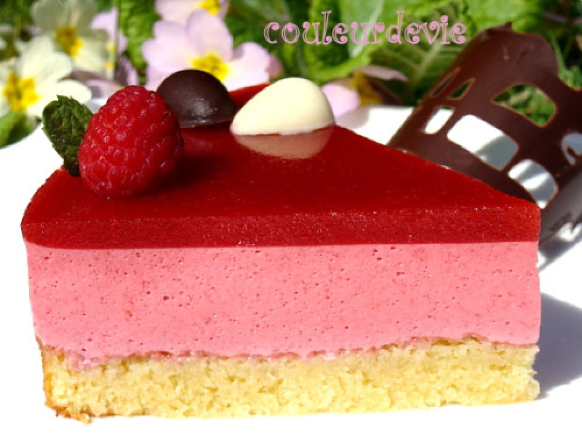 Recette bavarois framboises, miroir fraises, fondant amandes