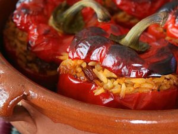 Biber dolmasi : poivrons farcies à la turque - Recette Ptitchef
