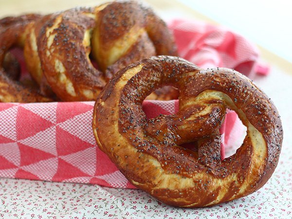 Recette de bretzels alsaciens faciles et délicieuses