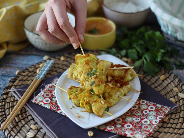 Recette de brochettes de poulet sauce satay asiatique