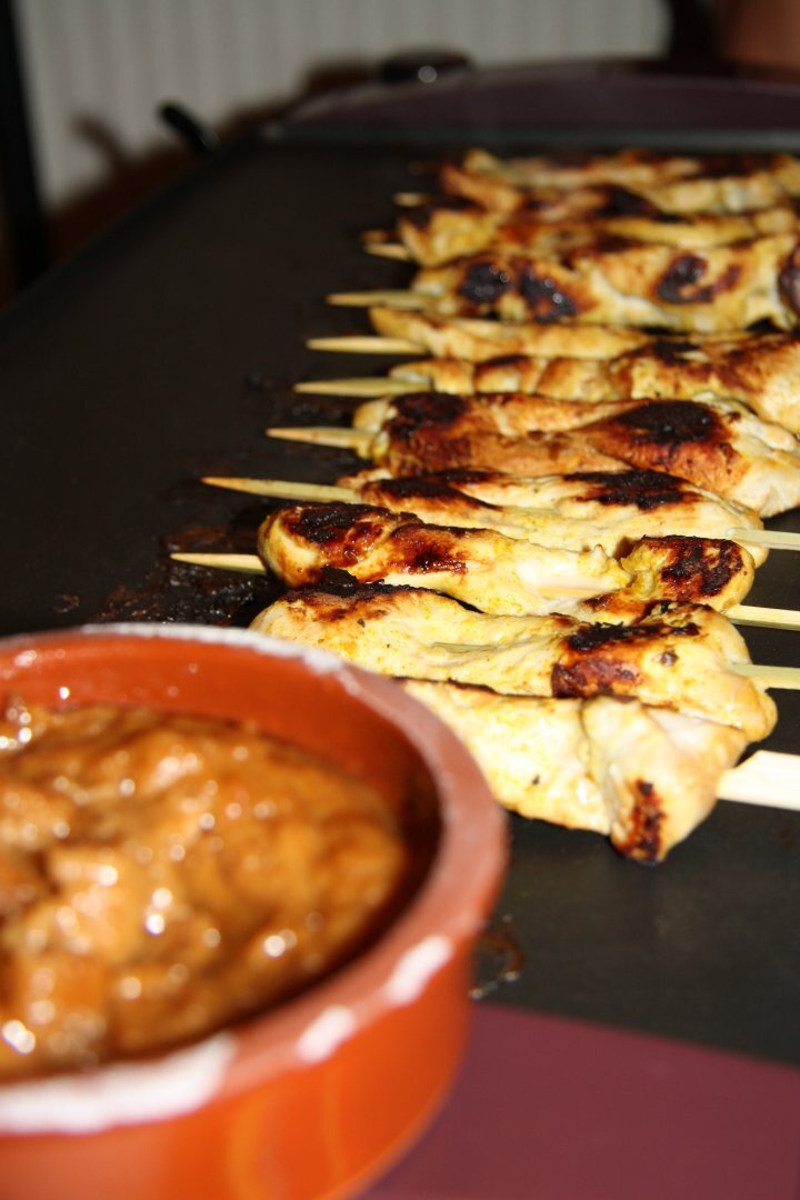 Recette de brochettes de poulet satay, sauce cacahuète