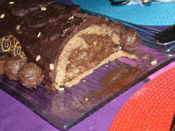 Recette bûche chocolat, génoise noisette, praliné