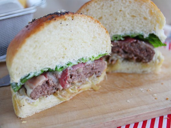 Recette de burger raclette facile et savoureuse