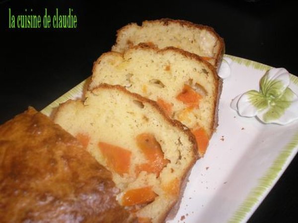Recette de cake aux carottes, chèvre et cumin