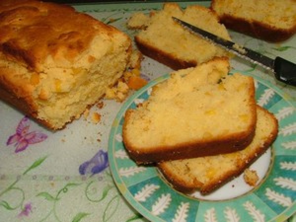 Recette de cake salé au maïs et fromage cheddar