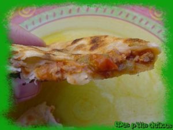 Recette de carrés de pâte farcis (mahjouba)