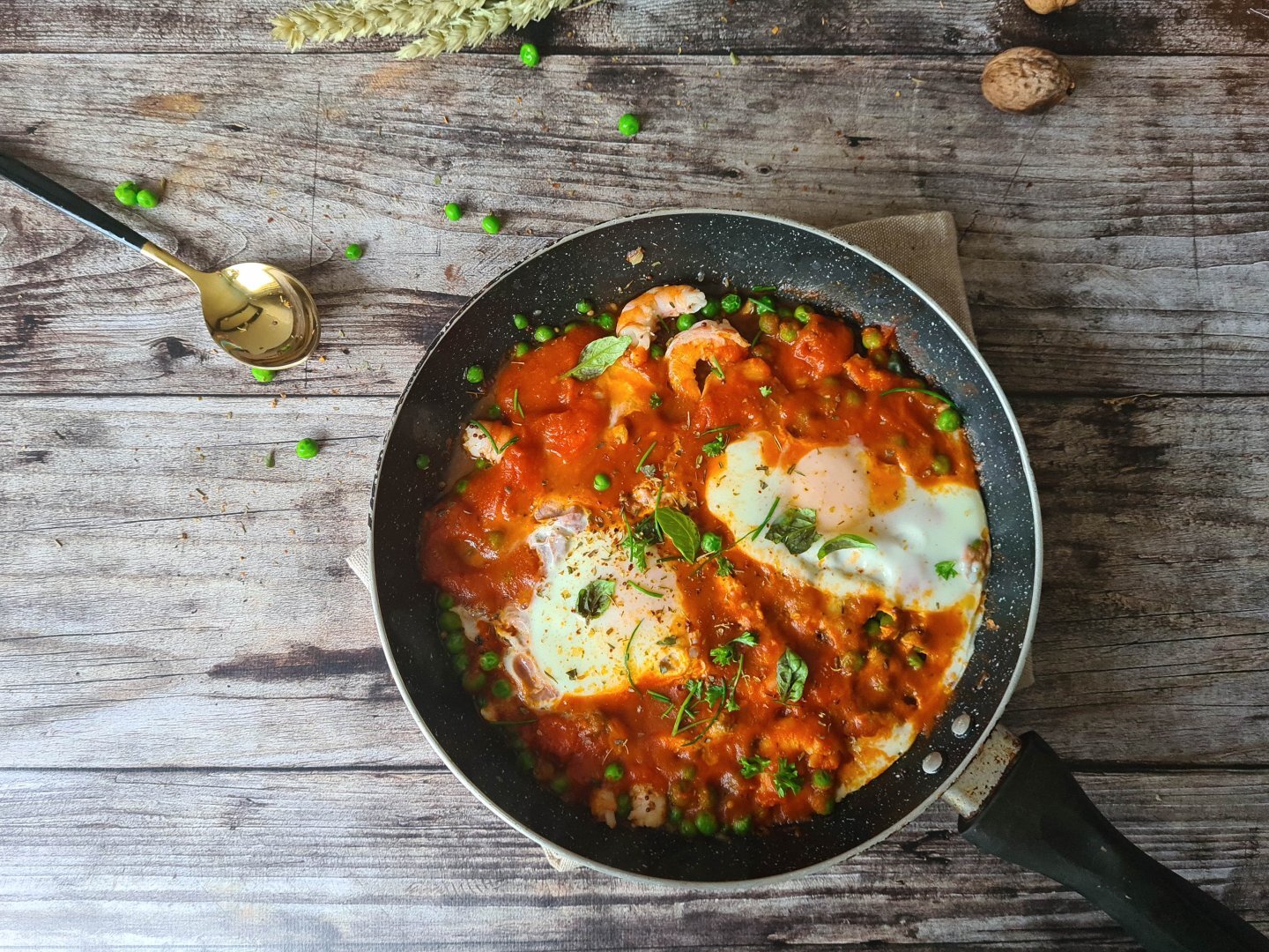 Chakchouka petits pois et crevettes - Recette Ptitchef