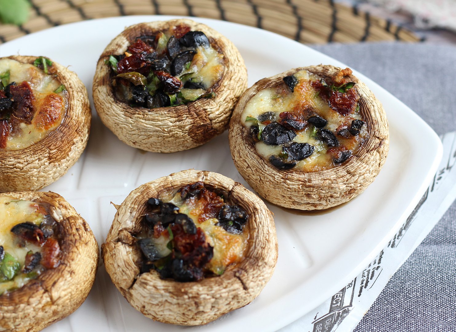 Recette de champignons farcis cuits au four pour l'apéro