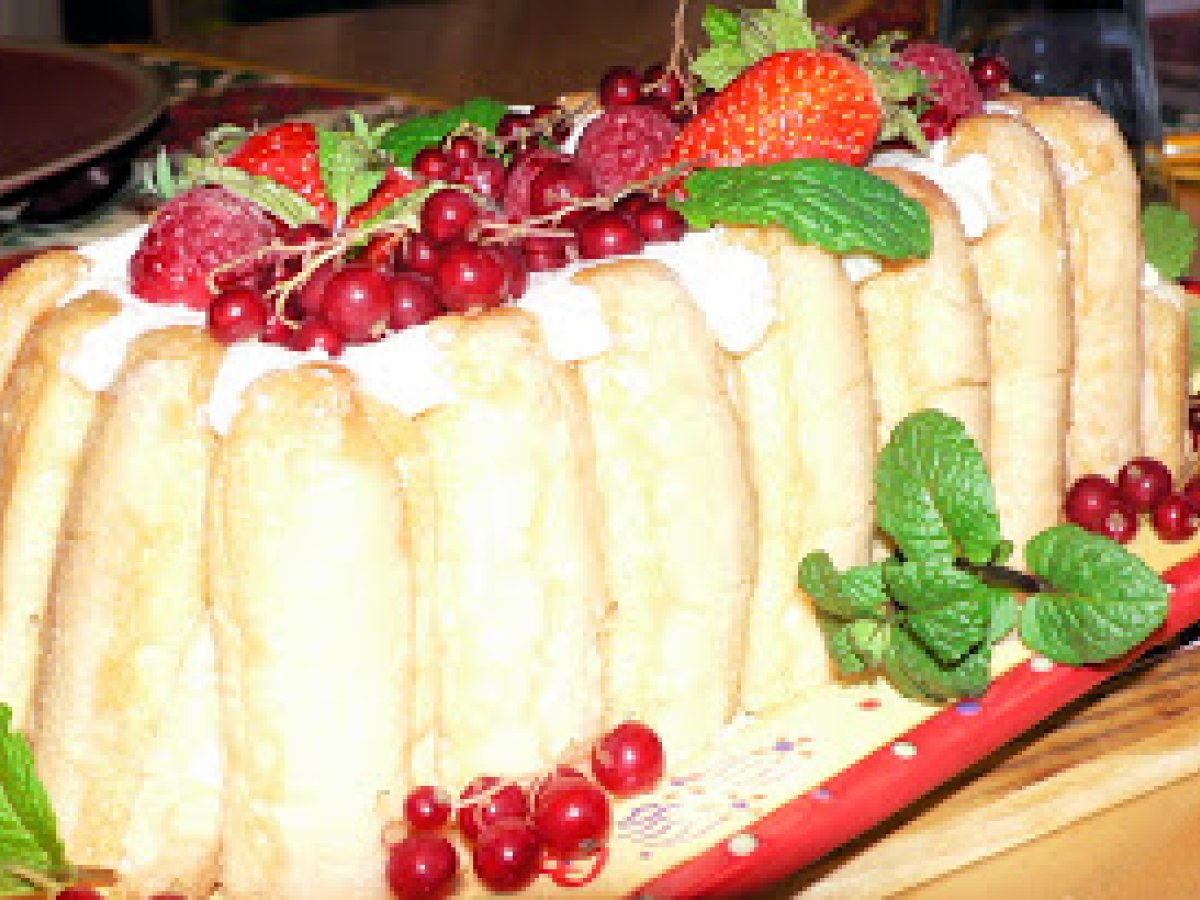 Charlotte de printemps aux fruits rouges - Recette Ptitchef