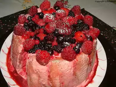 Recette de charlotte aux fruits rouges et crème chantilly