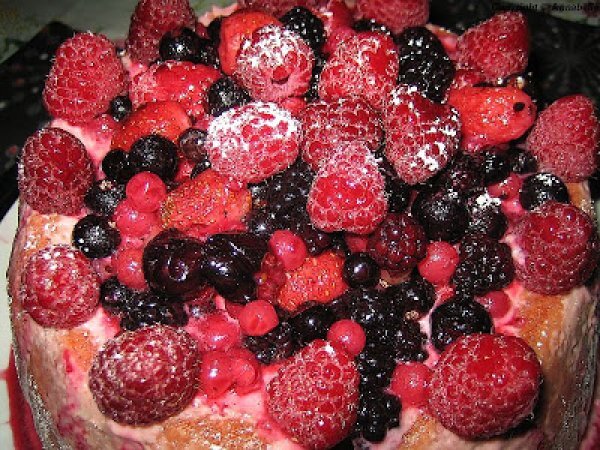 Recette de charlotte aux fruits rouges et crème chantilly