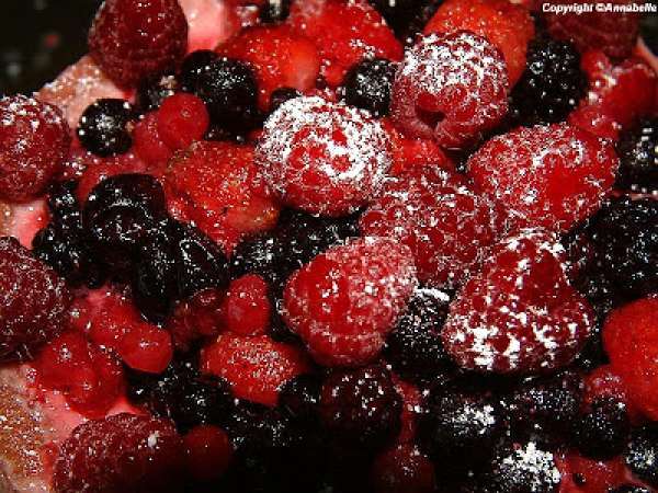 Recette de charlotte aux fruits rouges et crème chantilly