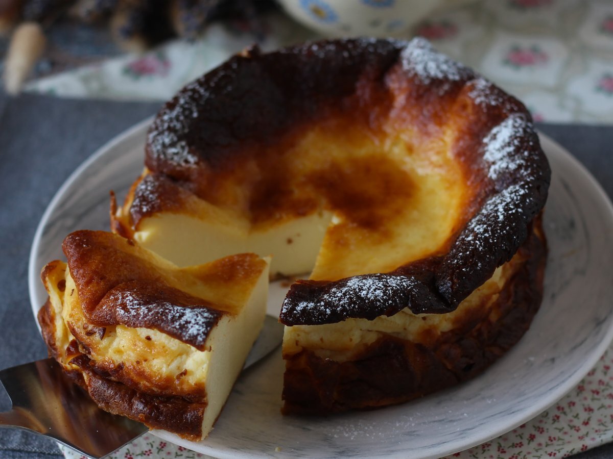 Recette de cheesecake basque traditionnel et facile