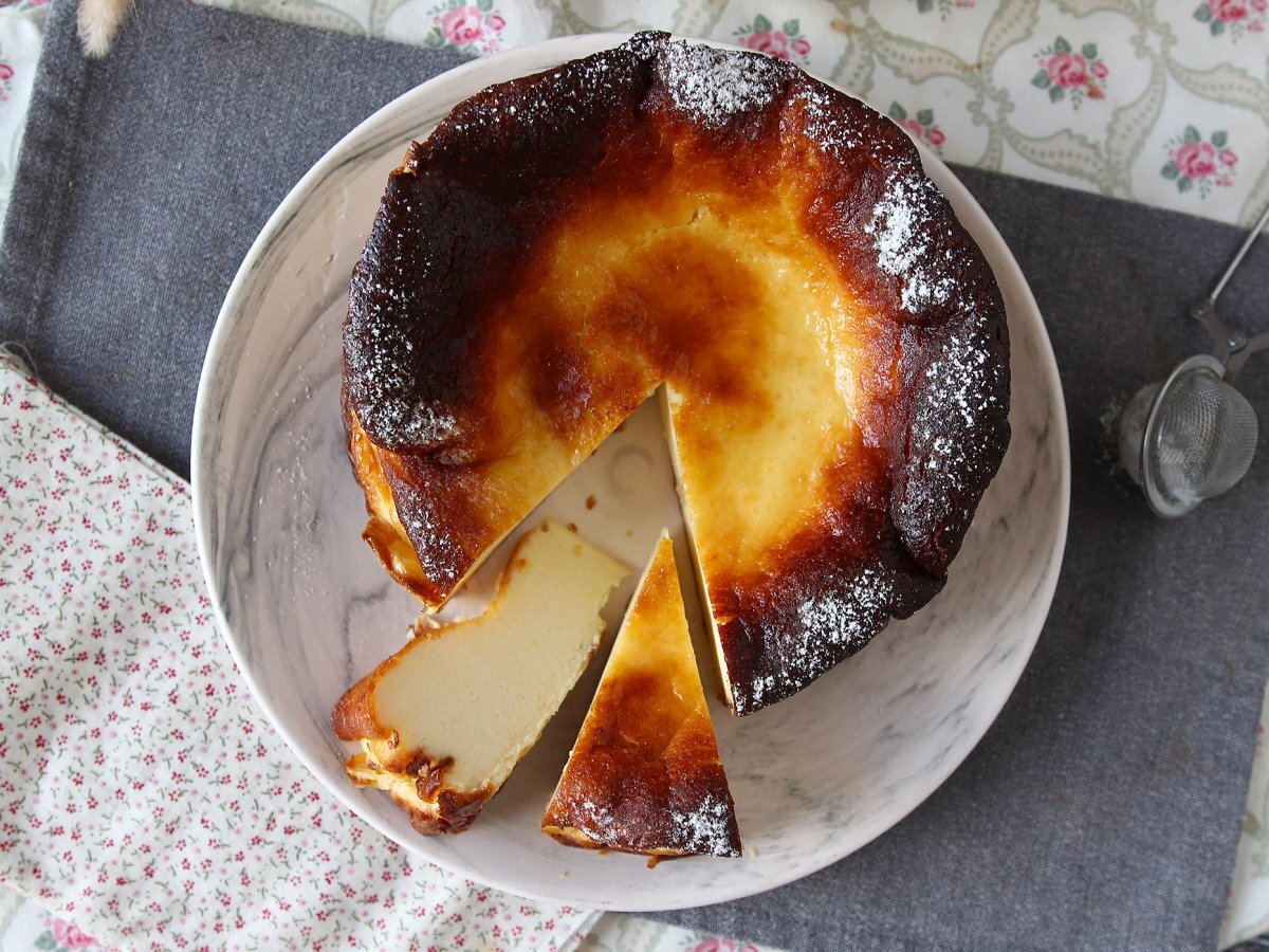 Recette de cheesecake basque traditionnel et facile