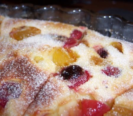 Recette de clafoutis aux trois fruits savoureux