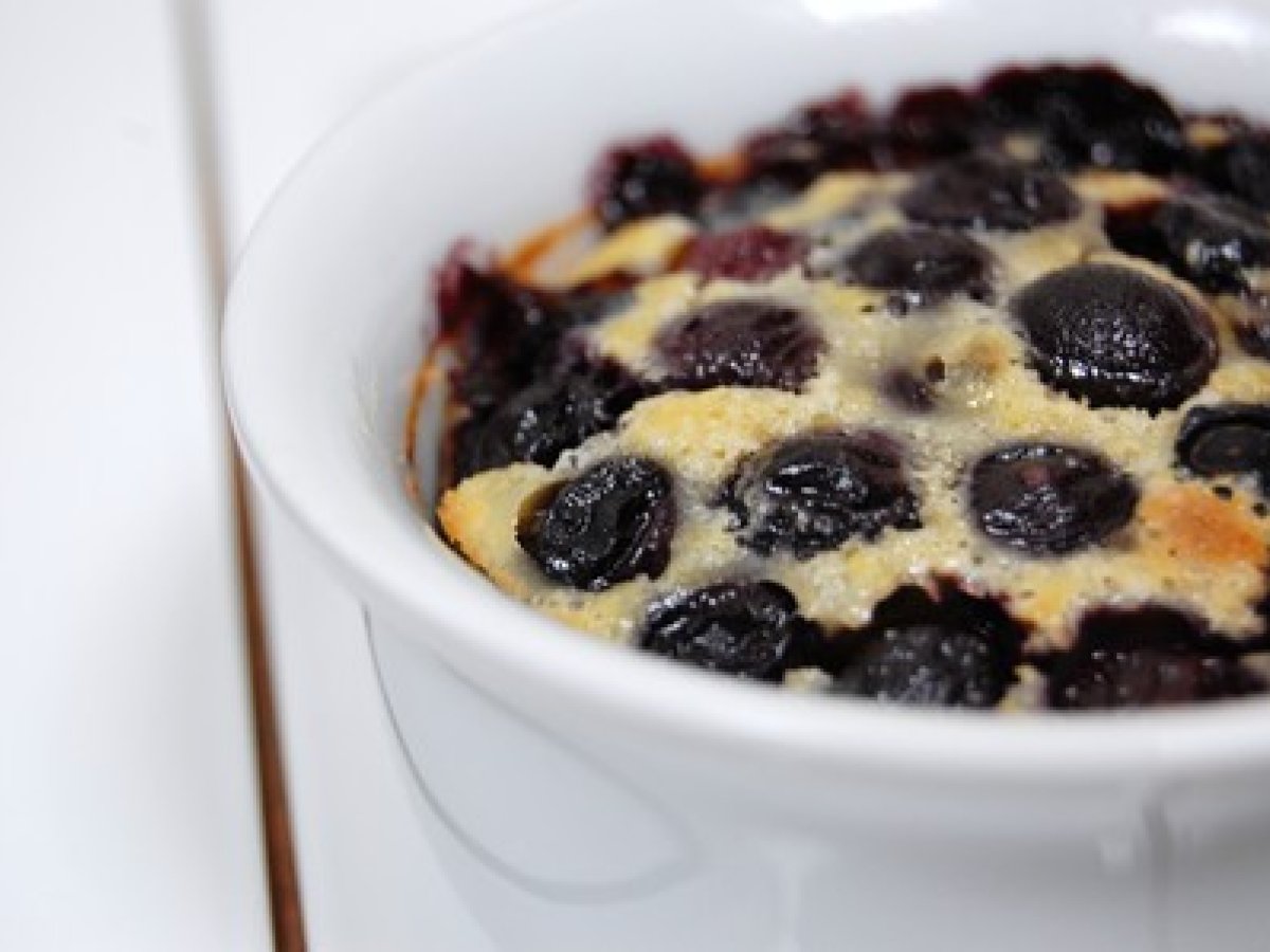 Clafouti aux myrtilles – Nonnettes et Galipettes