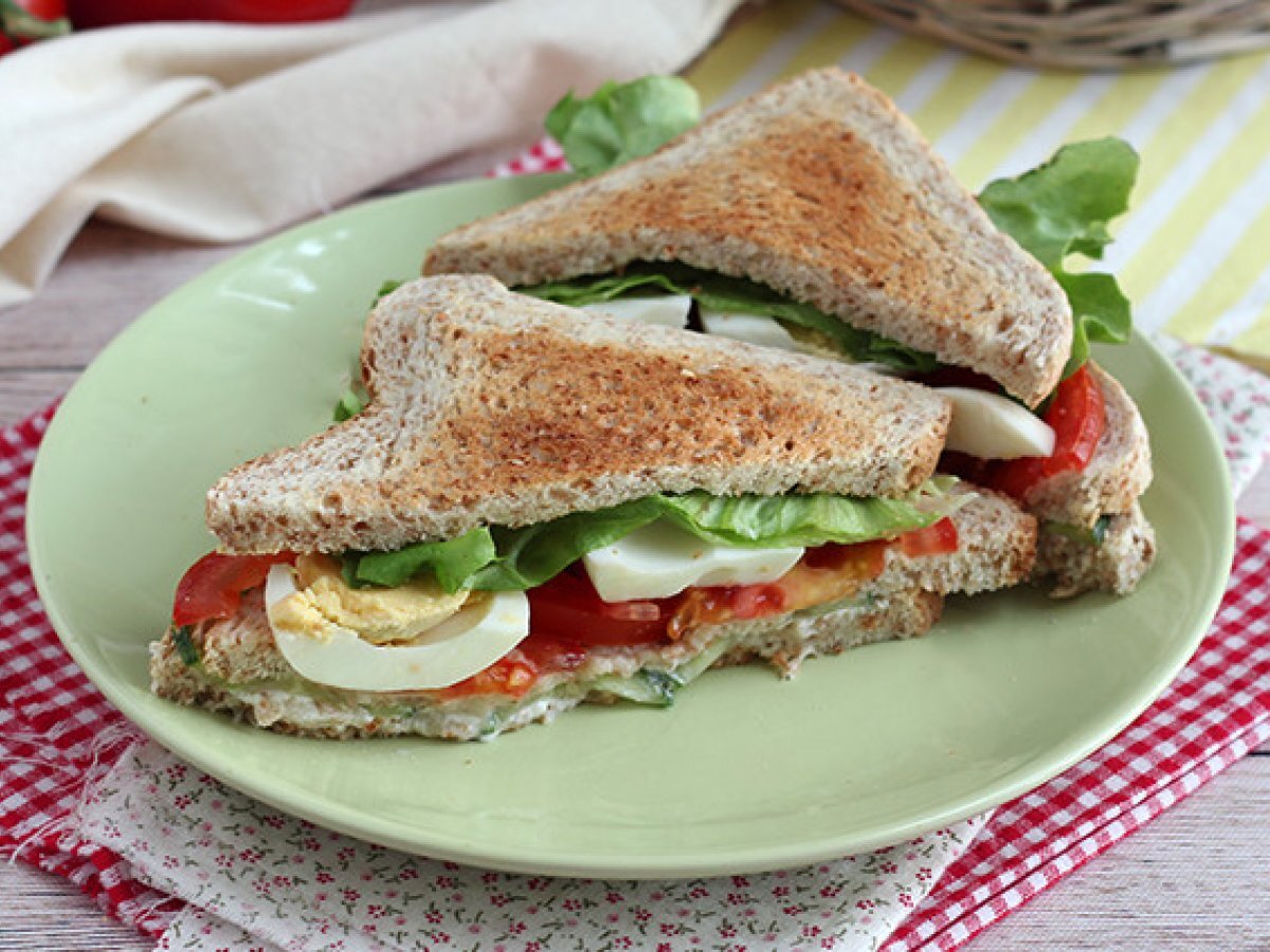 Recette de club sandwich végétarien facile et rapide