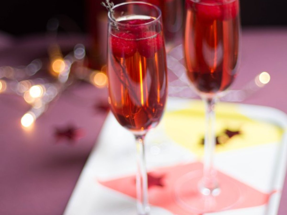 Recette cocktail champagne aux fruits rouges