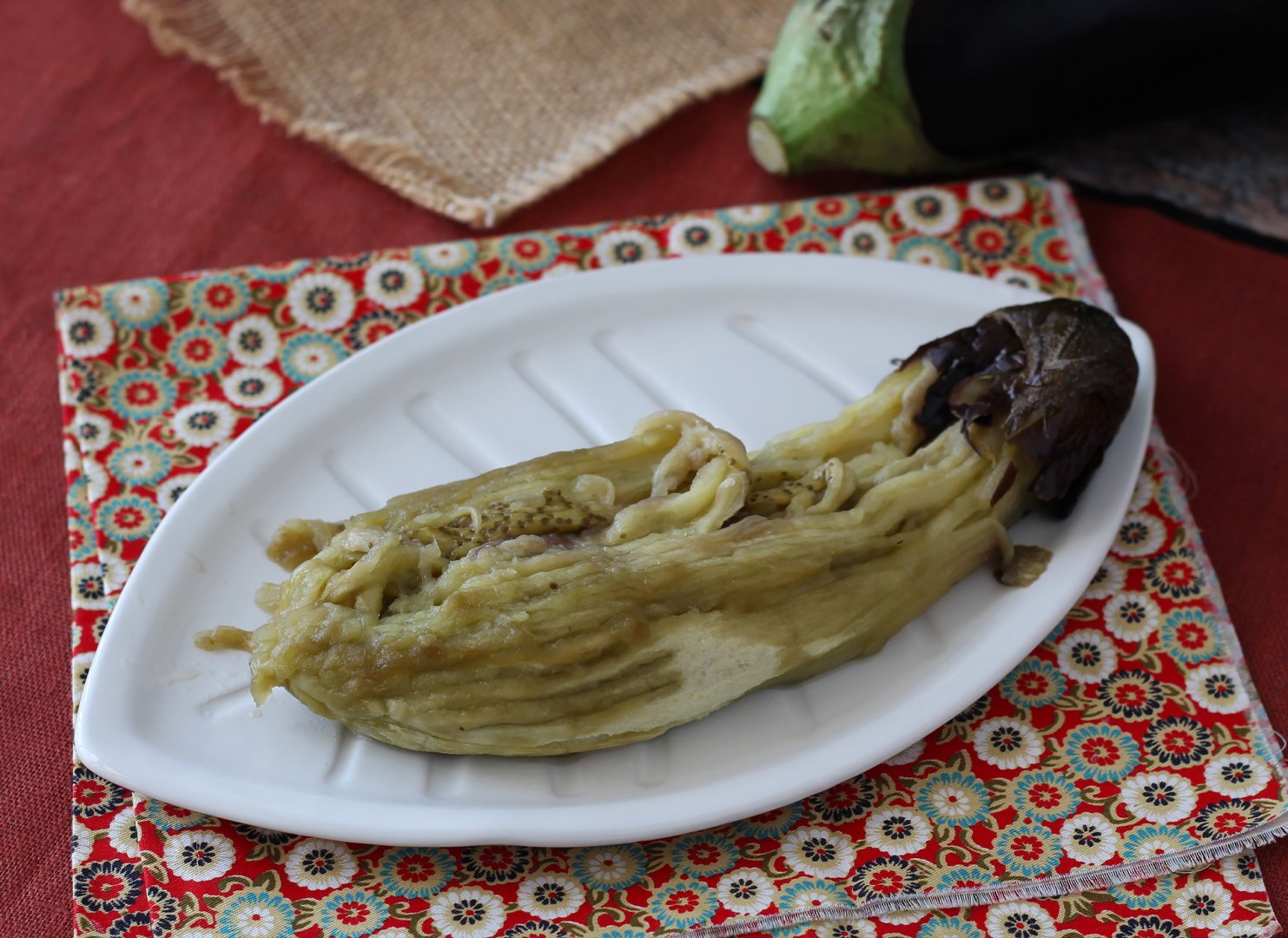 Recette : rôtir et peler une aubergine facilement au four