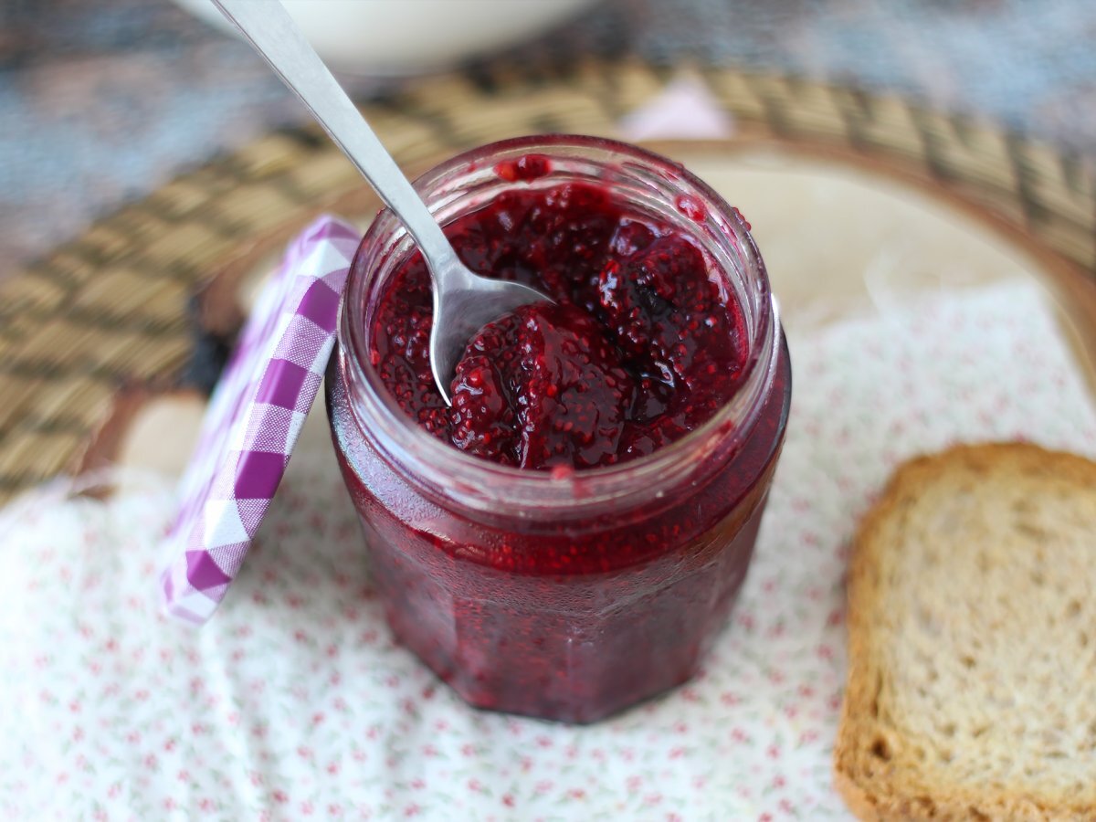 Recette saine de confiture de fruits rouges et chia