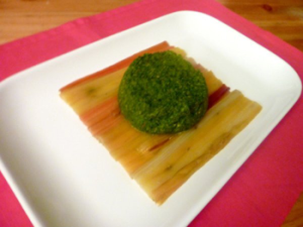 Côtes de blettes multicolores en représentation.