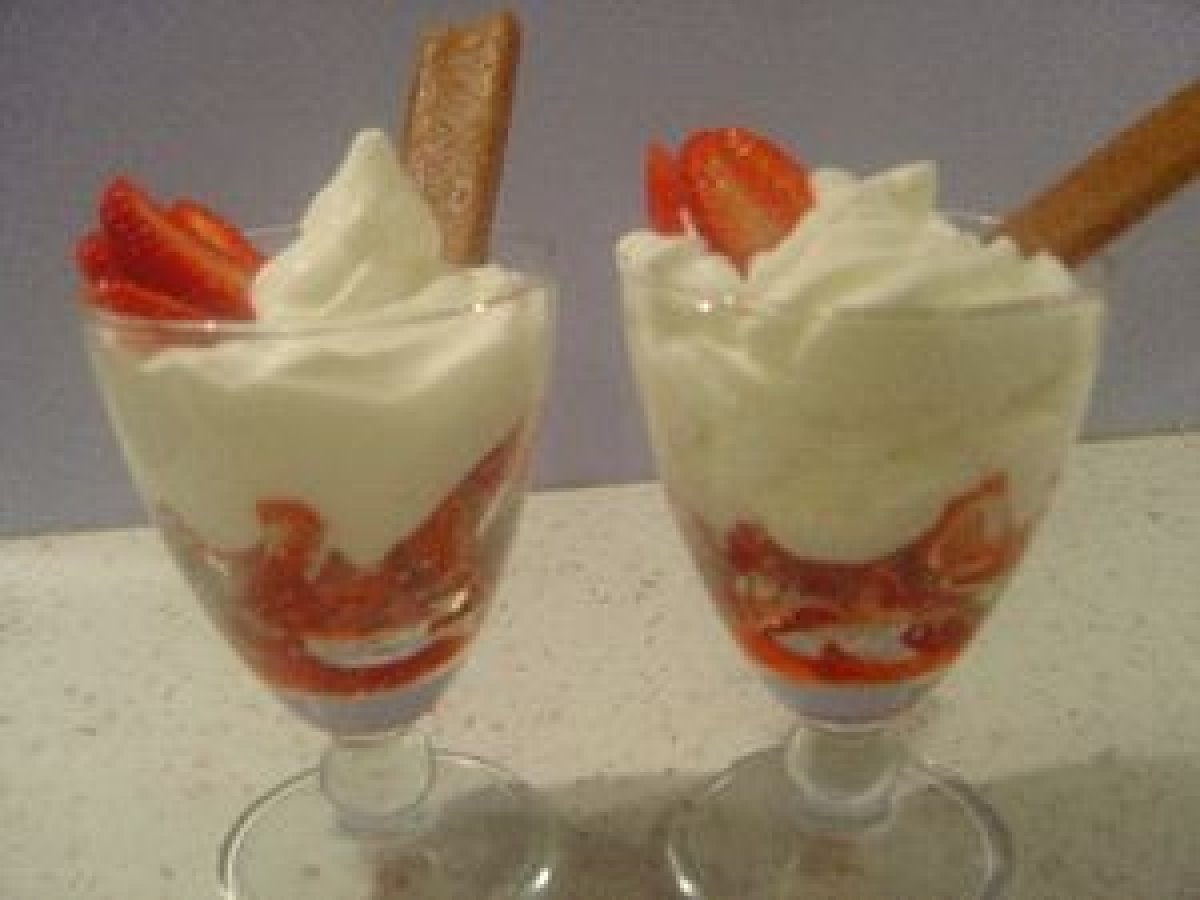 Recette de coupe de fraises à la chantilly