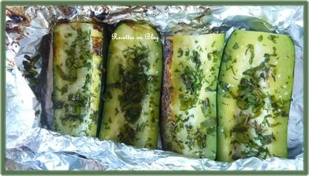 Recette de courgettes aux herbes en papillote barbecue