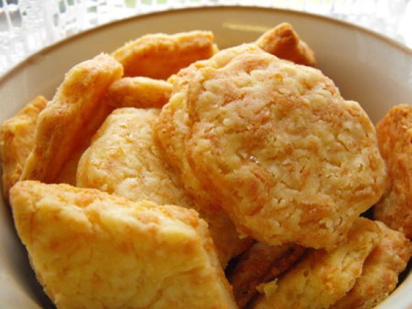 Recette de crackers au fromage maison et croustillants