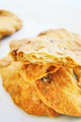 Recette : crackers oignons rouges et coriandre frais