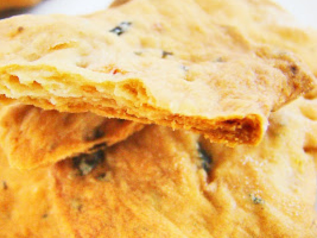 Recette : crackers oignons rouges et coriandre frais