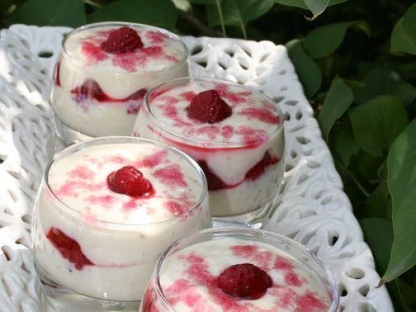 Crème de coco aux framboises - Recette Ptitchef