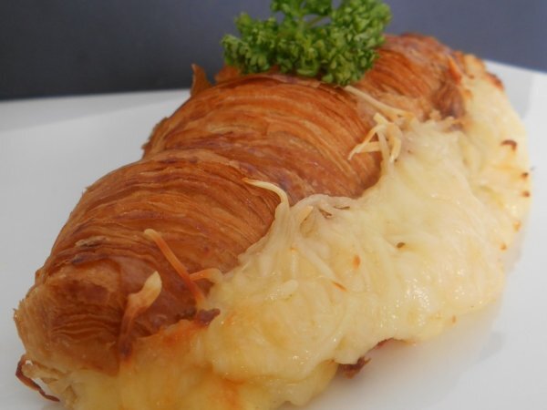 Recette de croissants au jambon et béchamel