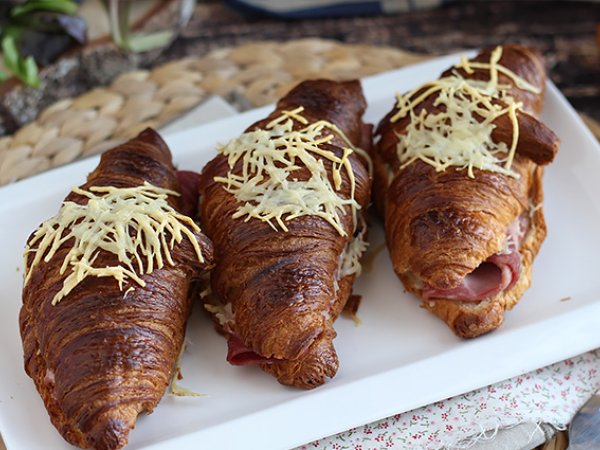 Recette de croissants au jambon et fromage