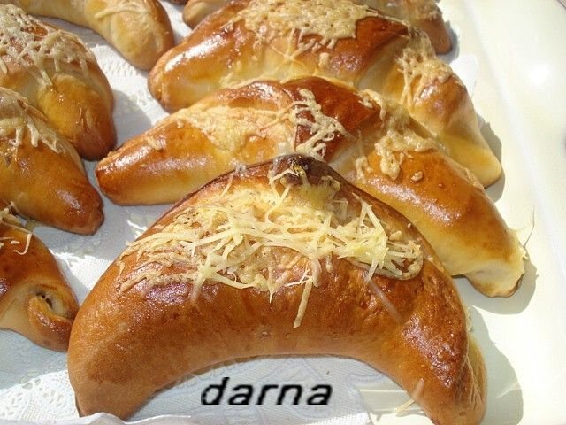 Recette de croissants salés fourrés au fromage